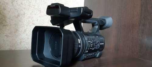 Видеокамера Sony HXR-NX 100