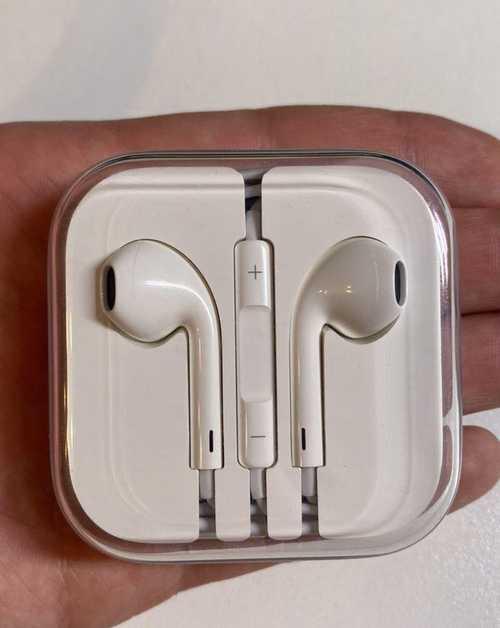 Новые наушники EarPods