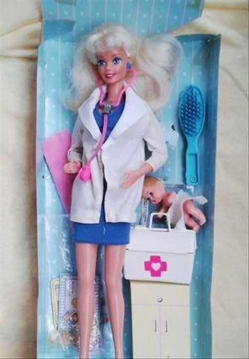 Барби доктор с младенцем Dr Barbie 1993 кукла