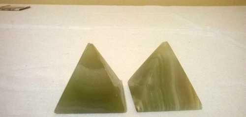 Нефритовые пирамидки 2 шт