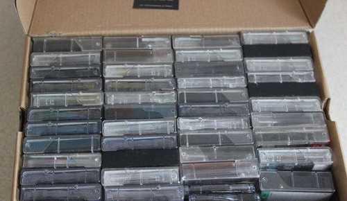 Коробка с компакт кассетами