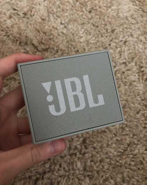 Jbl go оригинал. JBL go без резинки.