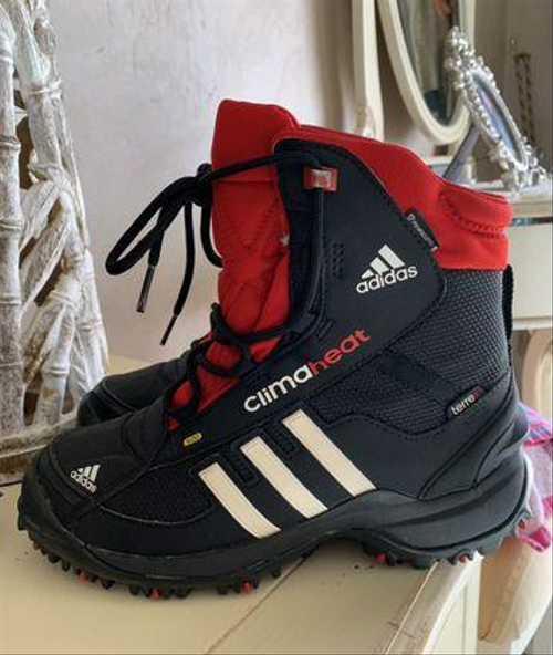 Ботинка adidas climaheat