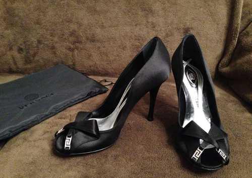 Атласные туфли Versace (37)