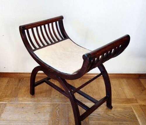 Антикварное курульное кресло, банкетка