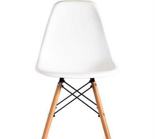 Cтул пластиковый на деревянных ножках Eames DSW