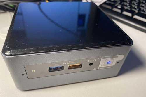 Intel NUC NUC8i3BEH + 12 RAM + 500 M.2 SSD