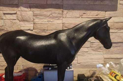 Статуя лошадь