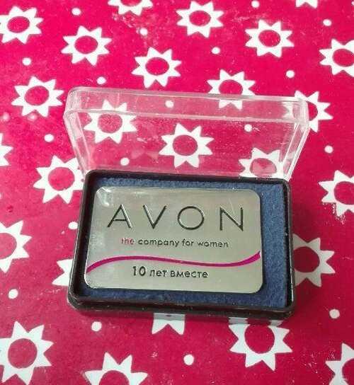 Редкий юбилейный значёк avon