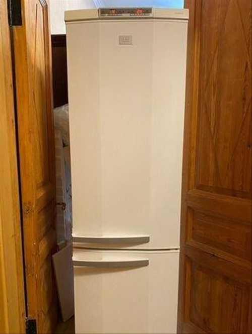Холодильник AEG (Elecrtolux) Santo 2 метра