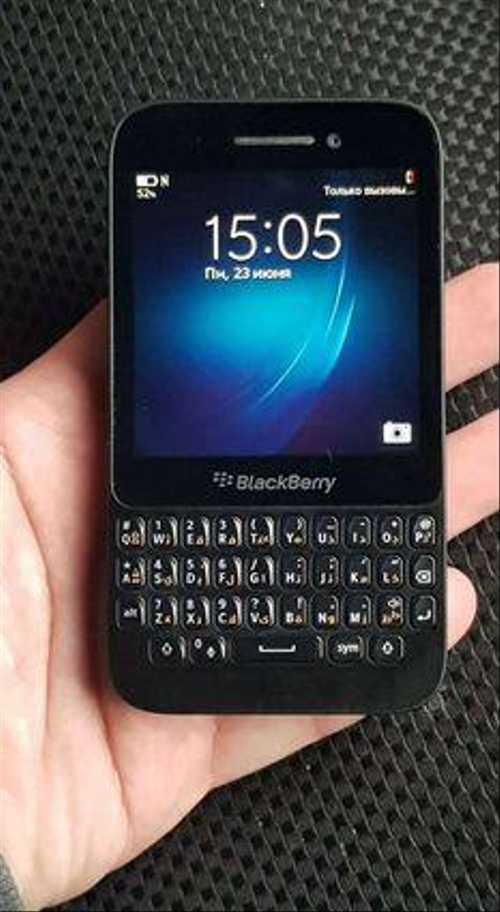 Телефон BlackBerry Q5