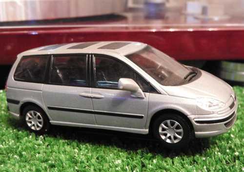 Модель 1/43 Peugeot 807