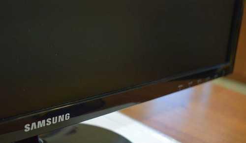 Монитор Samsung S22D300NYI 21.5"