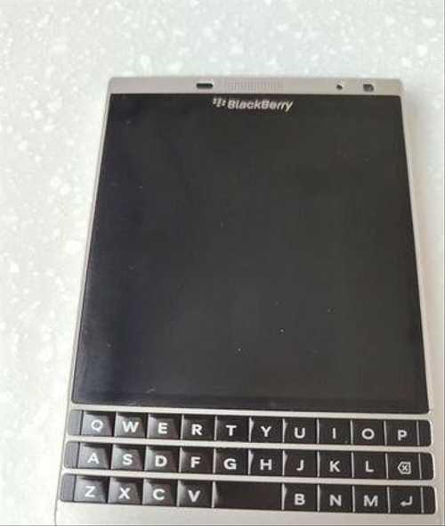 Blackberry Passpjrt Silver edition SQW100-4