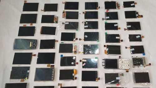 Дисплеи сотовых телефонов разных моделей