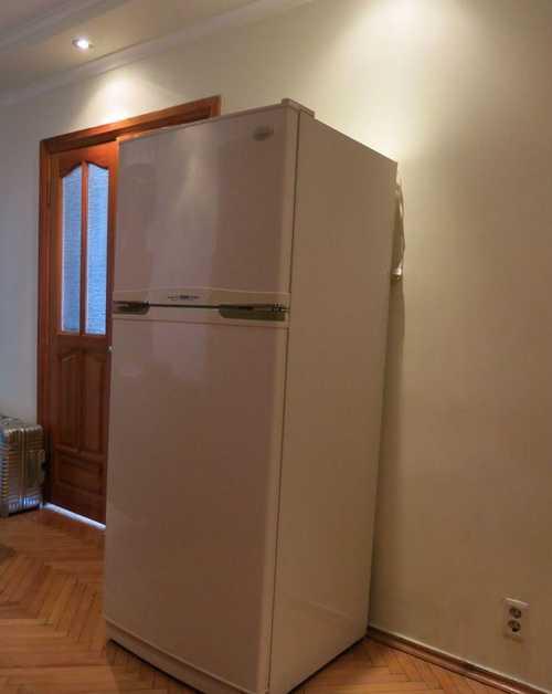 Холодильник Samsung Ice Clean World