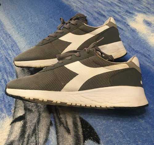 Diadora