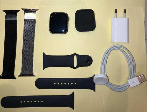 Apple Watch series 5 GPS, 44mm Space Grey Aluminiu