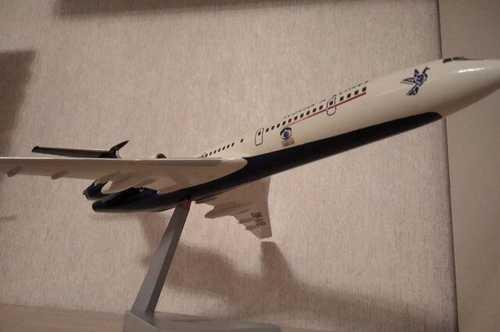 Модель самолета ту 154 М