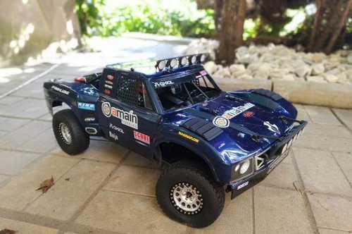 Axial Yeti trophy truck