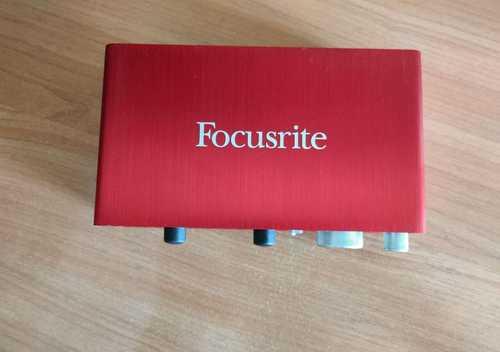 Focusrite Scarlett 2i2 Studio 2nd Gen