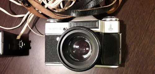 Фотоаппарат Зенит-Е со вспышкой сэф-3м и объективо