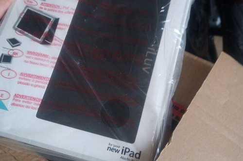 Коробка с новыми чехлами iPad