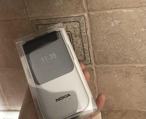 Телефон Nokia 2720 Flip