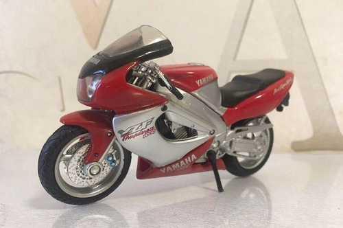 Модель мотоцикла Yamaha yzf thunderace 1000 1:18