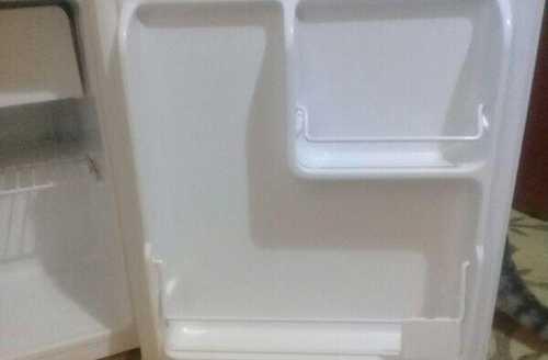 Холодильник бу маленький Kraft модель:KR-50W