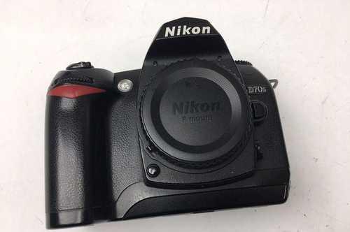 Nikon d70s body