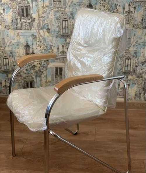 Кожанное кресло/ офисный стул