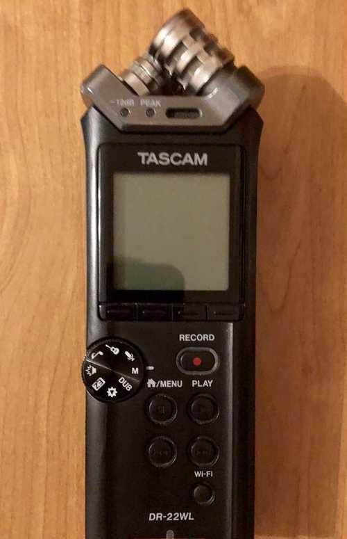 Студийный рекордер/диктофон Tascam DR-22WL