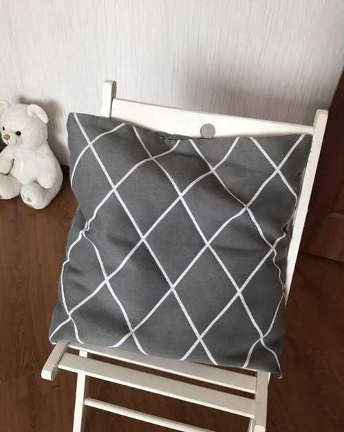 Декоративная подушка с жаккардовым чехлом H&M Home