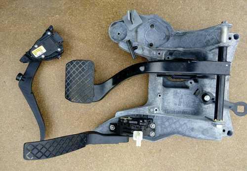 Audi Q7 4L педальный узел педаль 7L0723507D