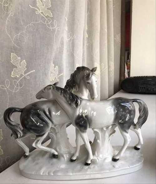 Фарфоровая статуэтка Лошади