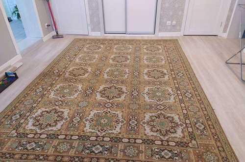 Ковер шерстяной