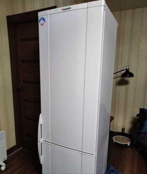 Холодильник двухкамерный б/у