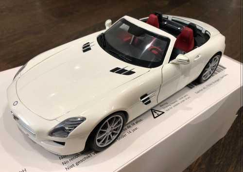 Mercedes Benz AMG SLS Roadster 1/18