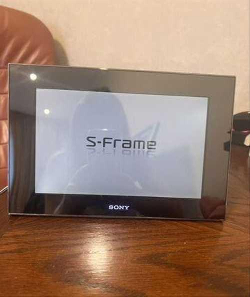 Цифровая фоторамка Sony s-frame