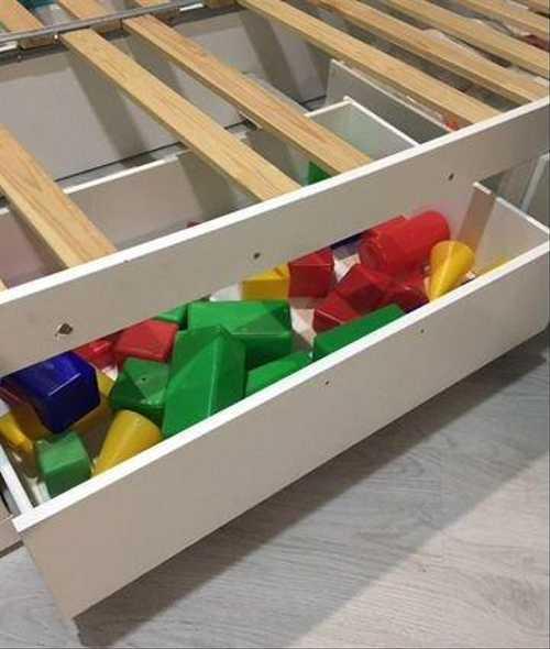 Кровать IKEA Бримнес