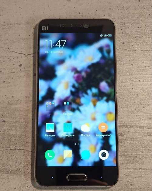 Телефон Xiaomi Mi5