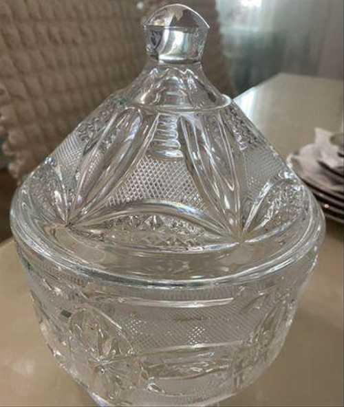 Хрустальная конфетница