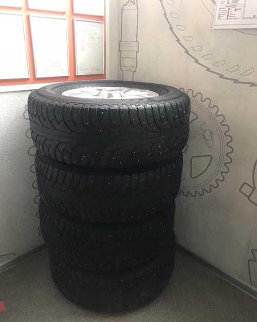 Зимняя резина на дисках 275/65 R17