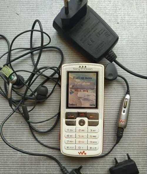Телефон Sony Ericsson W800i