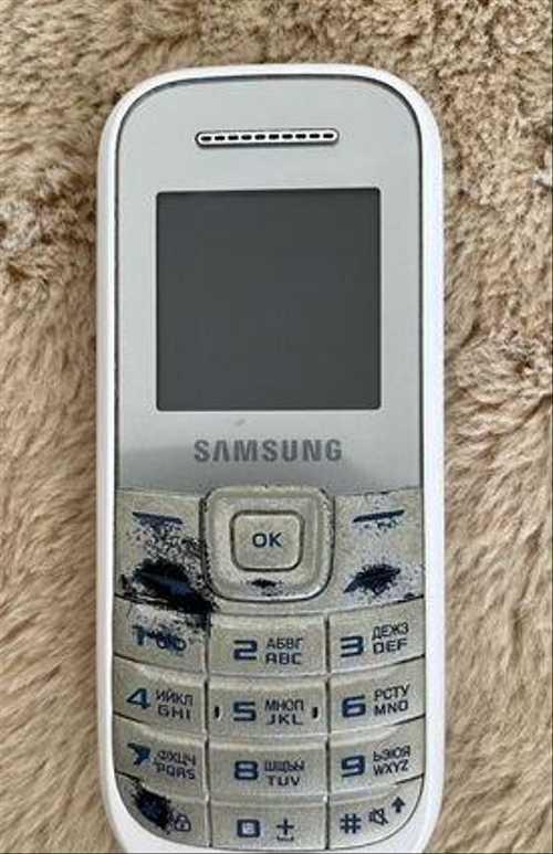 Телефон Samsung GT-E1200I