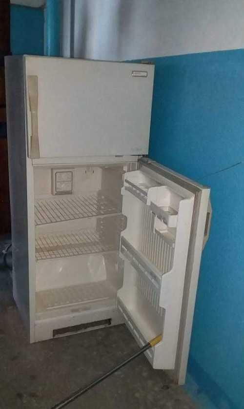 Отдам холодильник