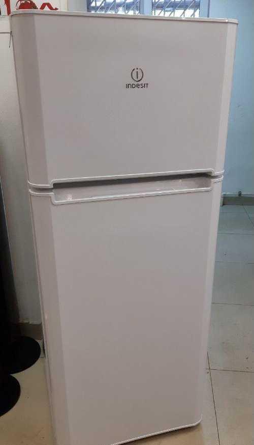 Холодильник Indesit TIA 14