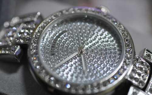 Женские часы со стразами MK Silver