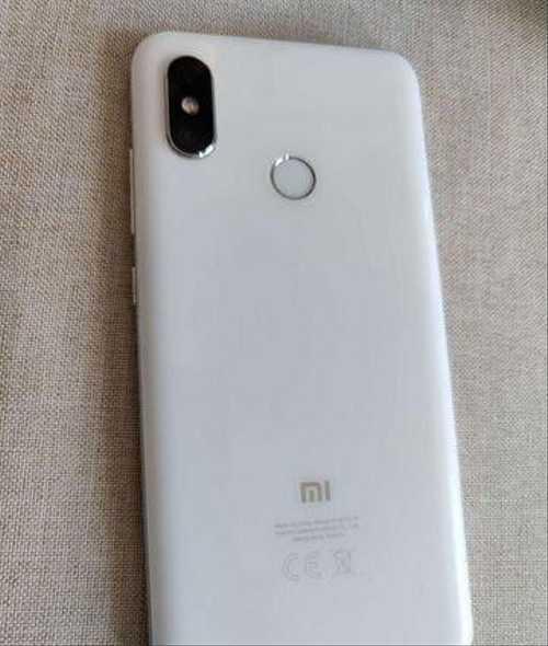Телефон Xiaomi Mi8 6/128 белый